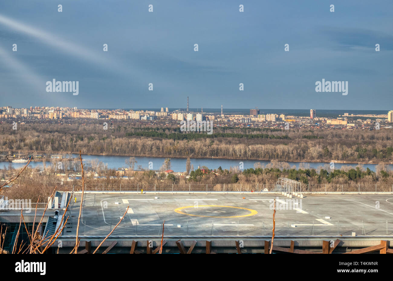 Helipad on roof hi-res stock photography and images - Alamy