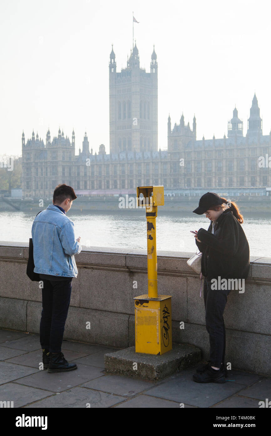 Foreign people hi-res stock photography and images - Alamy