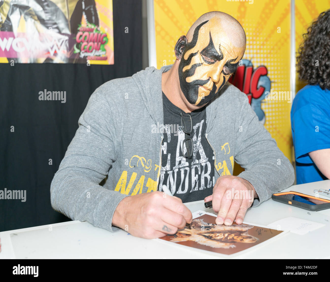 Goldust wrestler hi-res stock photography and images - Alamy