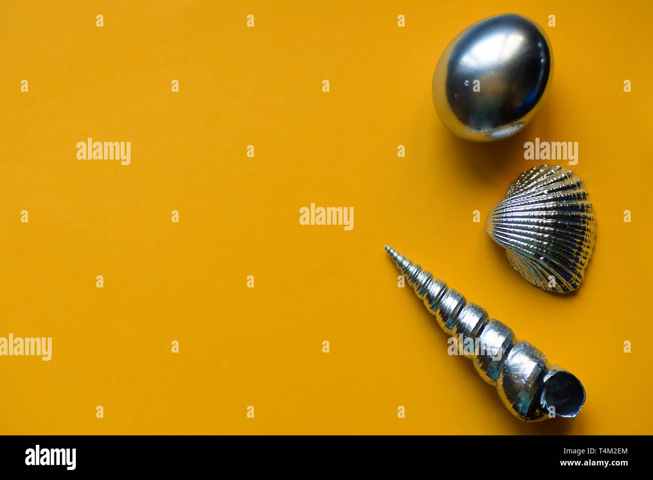 Eggshell membrane hi-res stock photography and images - Alamy