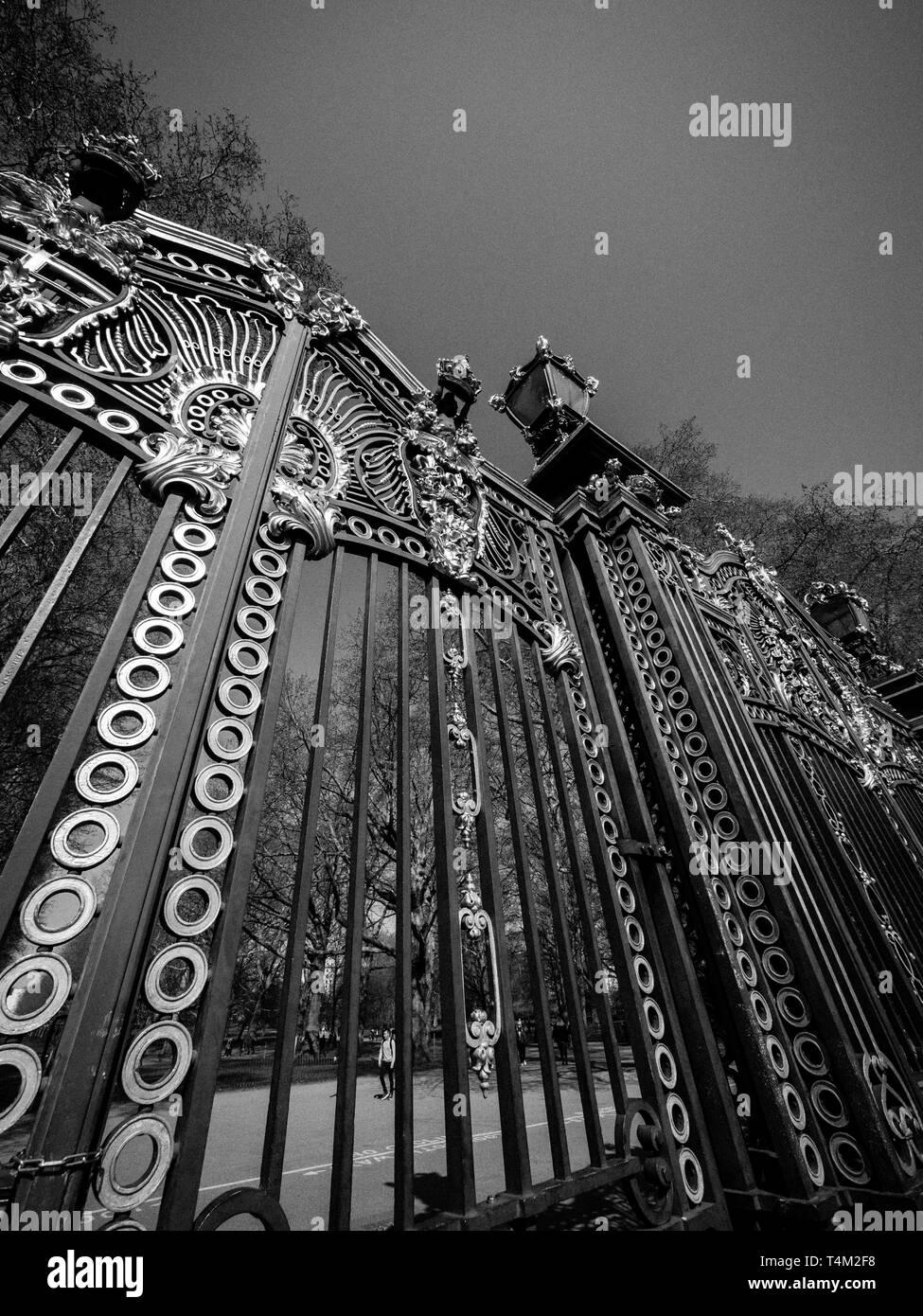 Canada gate london hi-res stock photography and images - Alamy