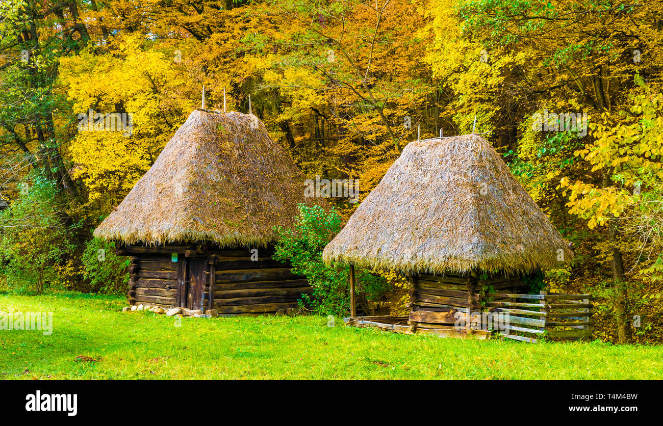 Romanian traditional house hi-res stock photography and images - Alamy