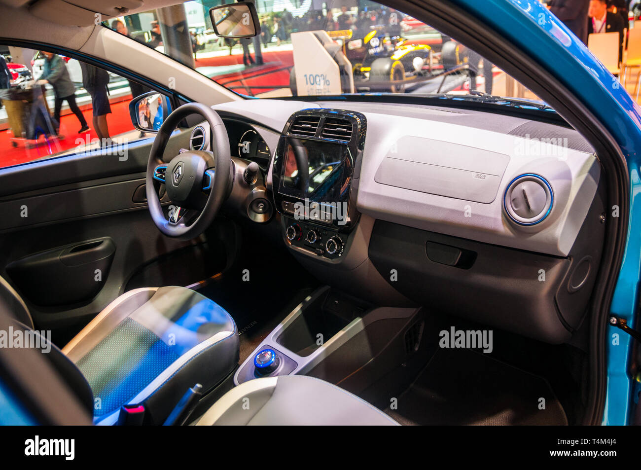 The Renault City K-ZE production version unveiled at the 2019 Shanghai ...