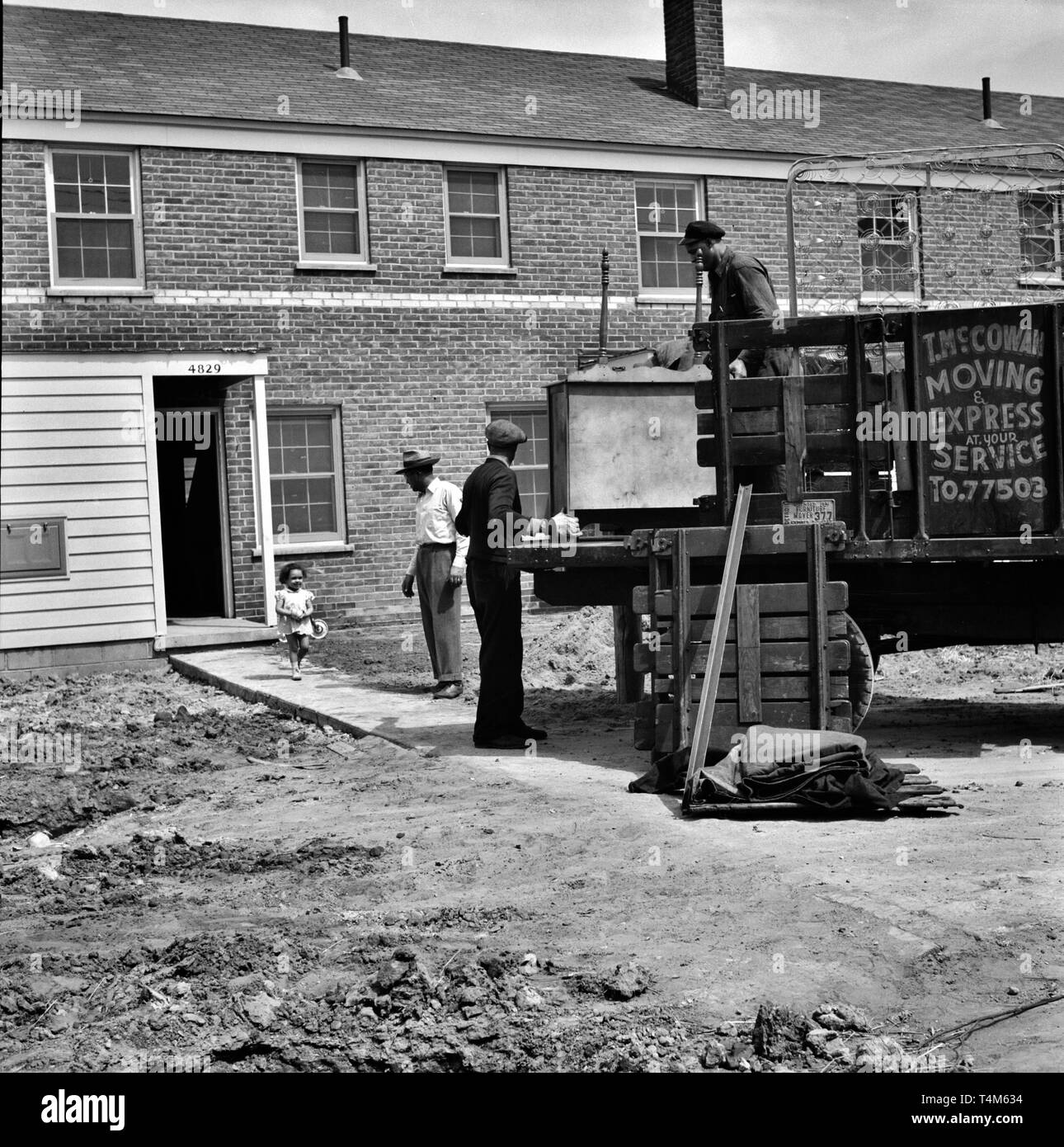 moving home in the 1940s in the USA Stock Photo - Alamy