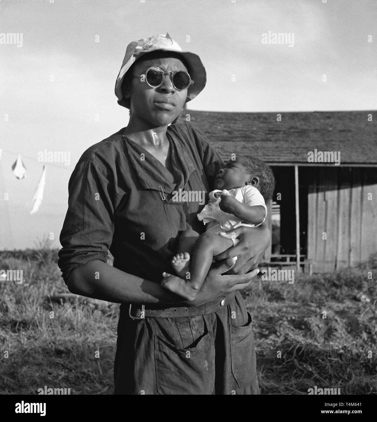 African american woman 1940s hi-res stock photography and images - Alamy