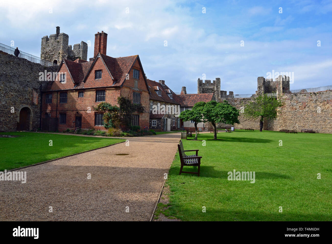 Framlingham castle grounds hi-res stock photography and images - Alamy
