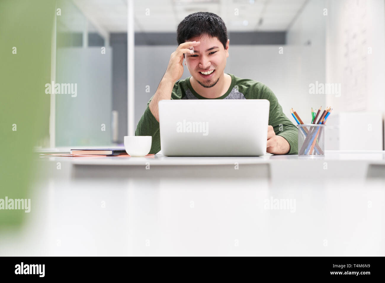 Computer scientist hi-res stock photography and images - Alamy