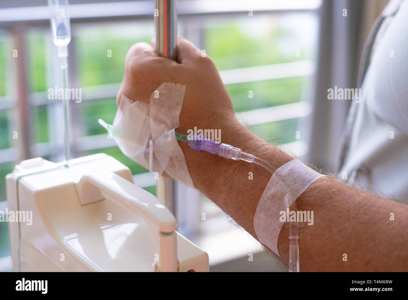 Chemotherapy hi-res stock photography and images - Alamy