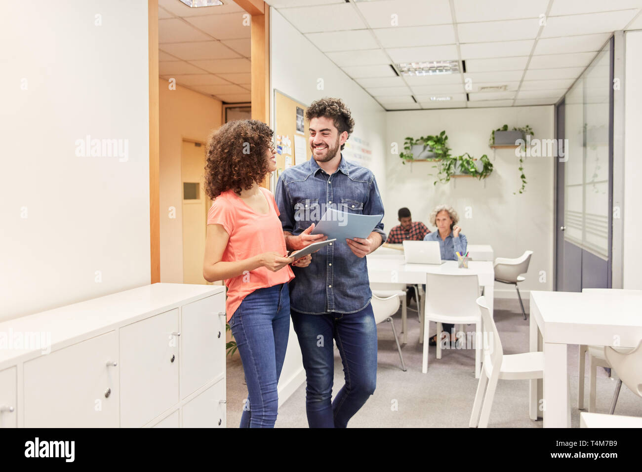 Business colleagues work office hi-res stock photography and images - Alamy