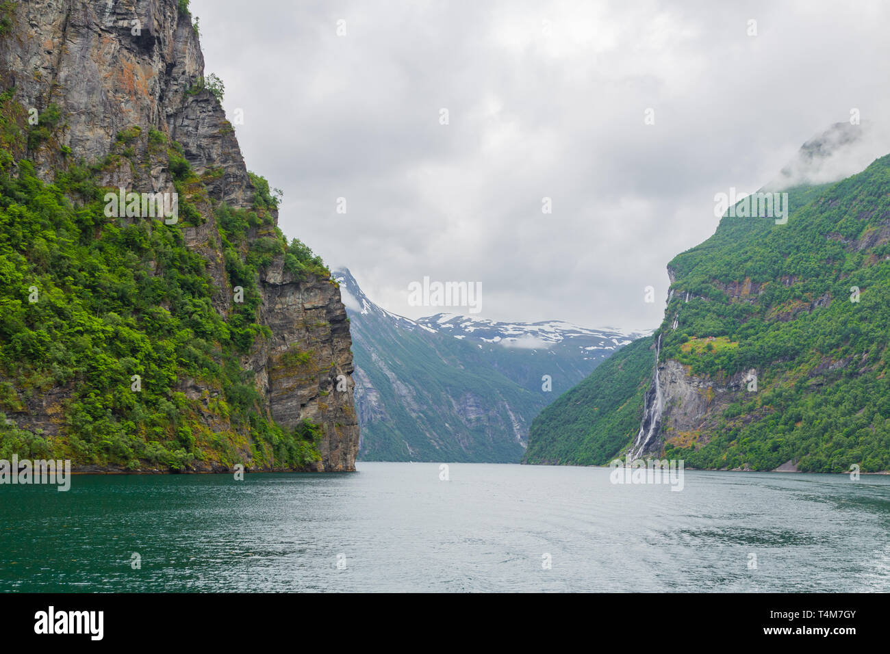 Geiranger waterfalls hi-res stock photography and images - Alamy