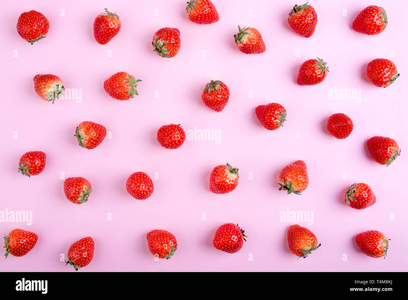 Strawberry on pink background, top view. Berries seamless pattern ...