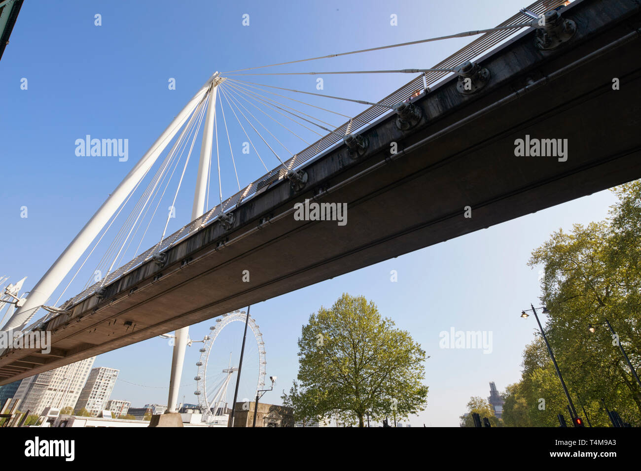 Golden Jubilee Bridge, Embankment, London, England Stock Photo - Alamy