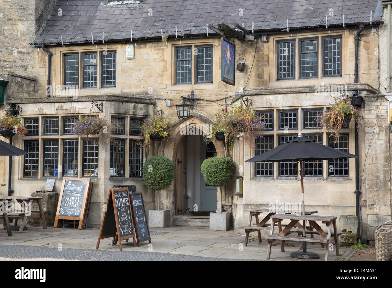 Mermaid Pub in Burford; Cotswolds; Oxfordshire; England; UK Stock Photo ...