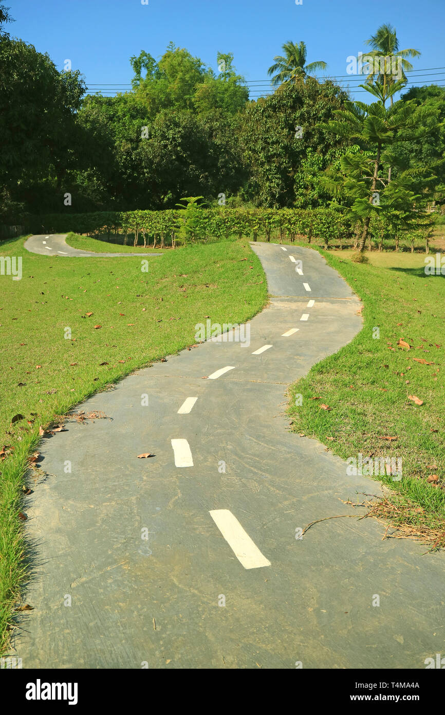 Winding bush track hi-res stock photography and images - Alamy