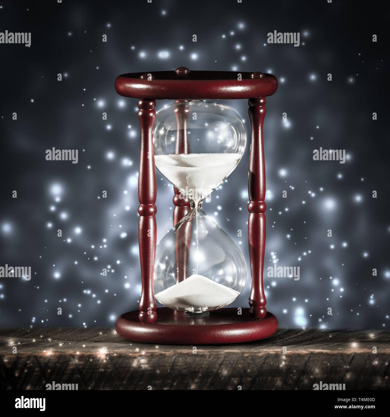 Vintage hourglass hi-res stock photography and images - Alamy