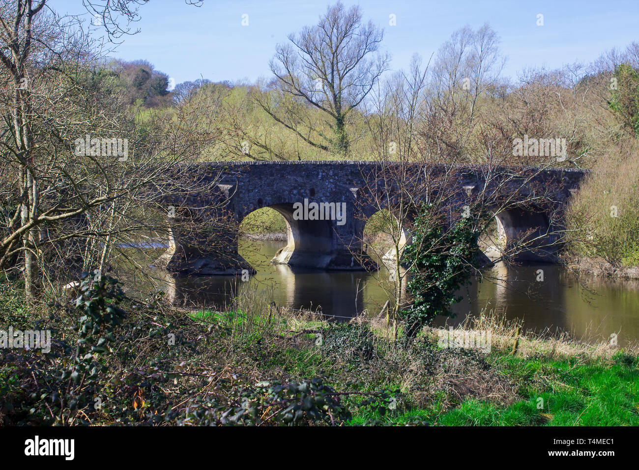 The calm waters River Quoile flow under the Quoile bridge on the ...