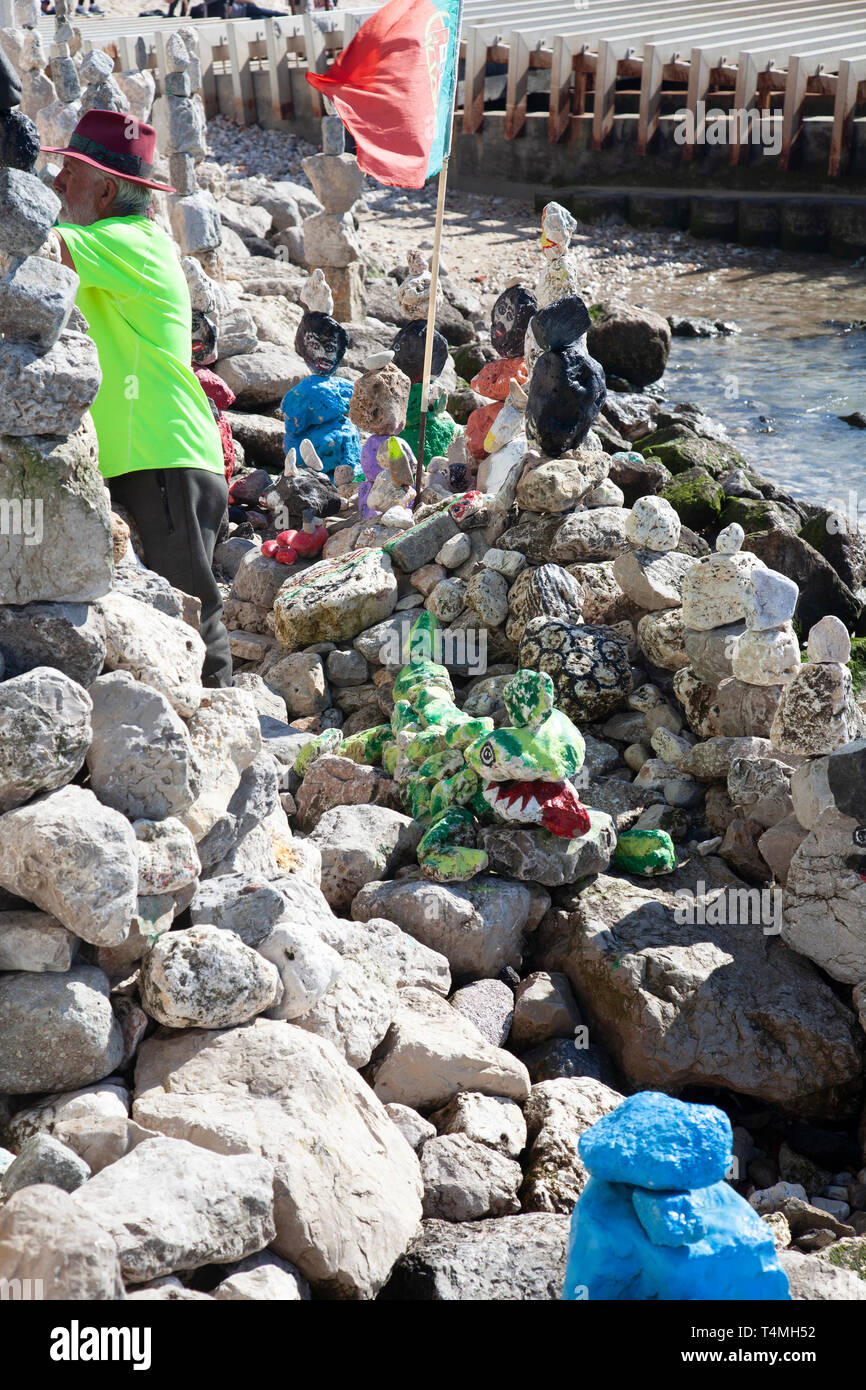 Riverside rocks hi-res stock photography and images - Alamy
