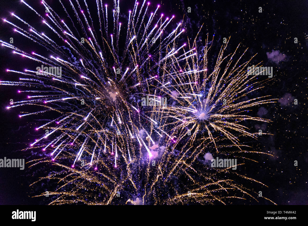 Brilliant fireworks hi-res stock photography and images - Alamy