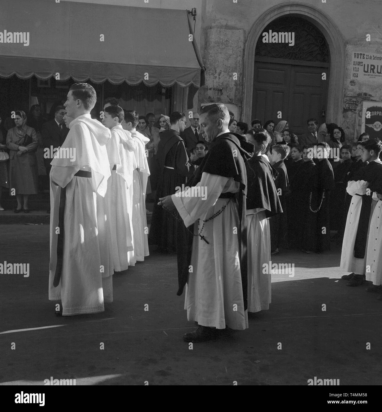 Novices of the Franciscans and Dominicans in Calle Dean Funes ...