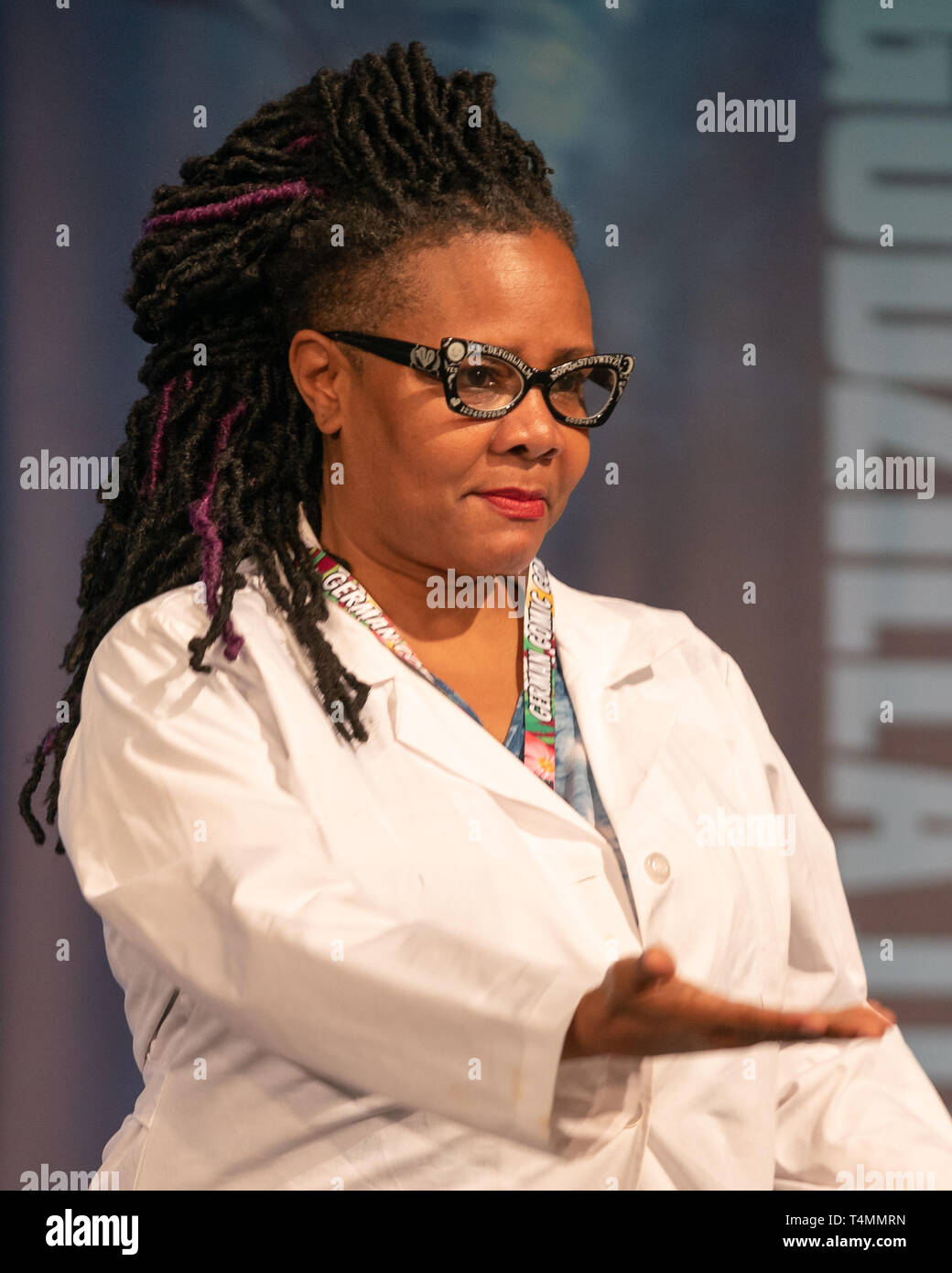 Tonya pinkins hi-res stock photography and images - Alamy