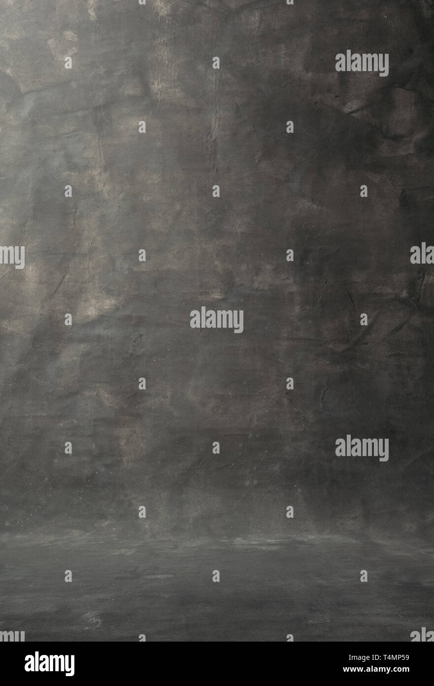 Black photography backdrop hi-res stock photography and images - Alamy