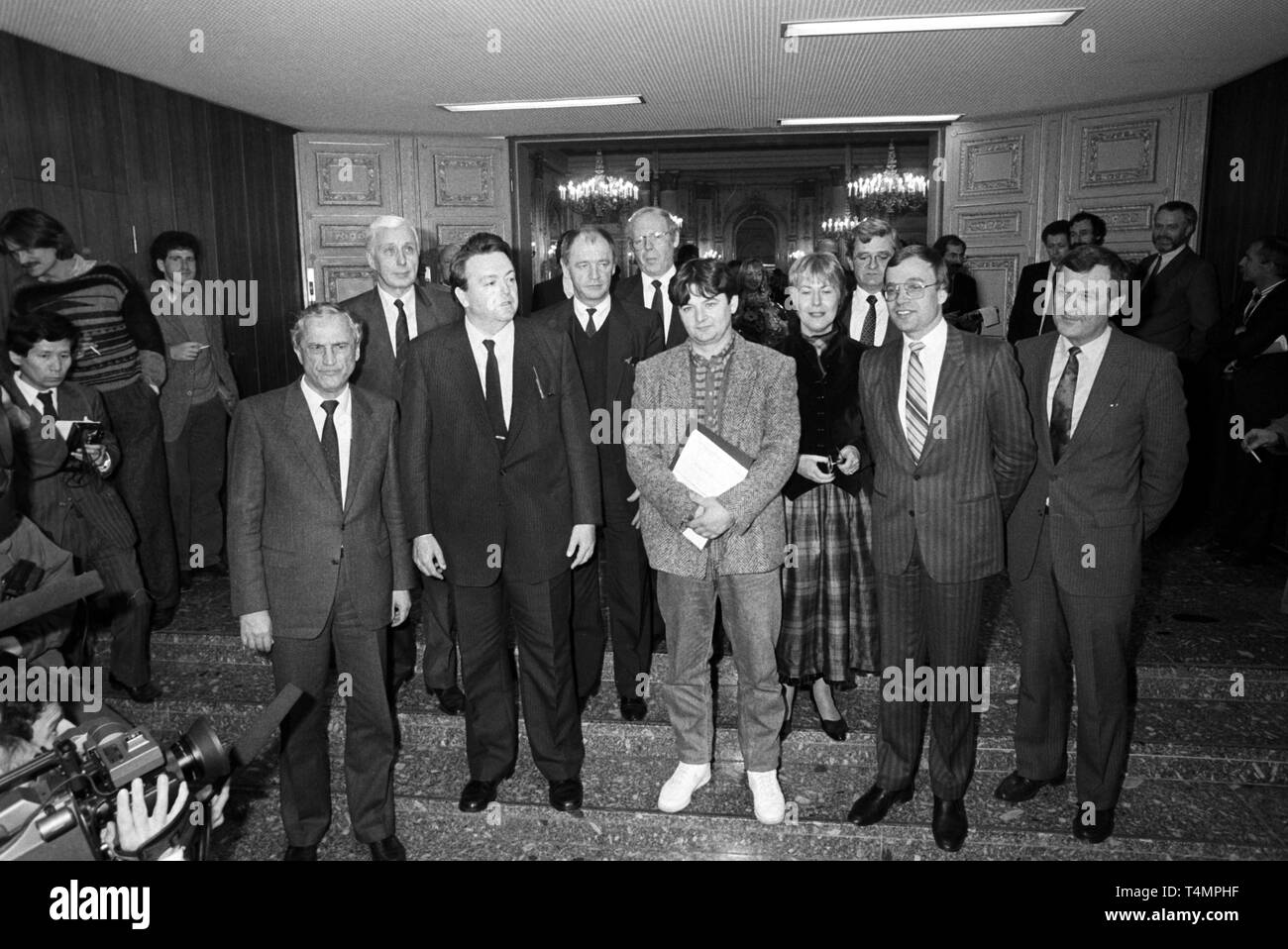 1985 group photo photo hi-res stock photography and images - Alamy
