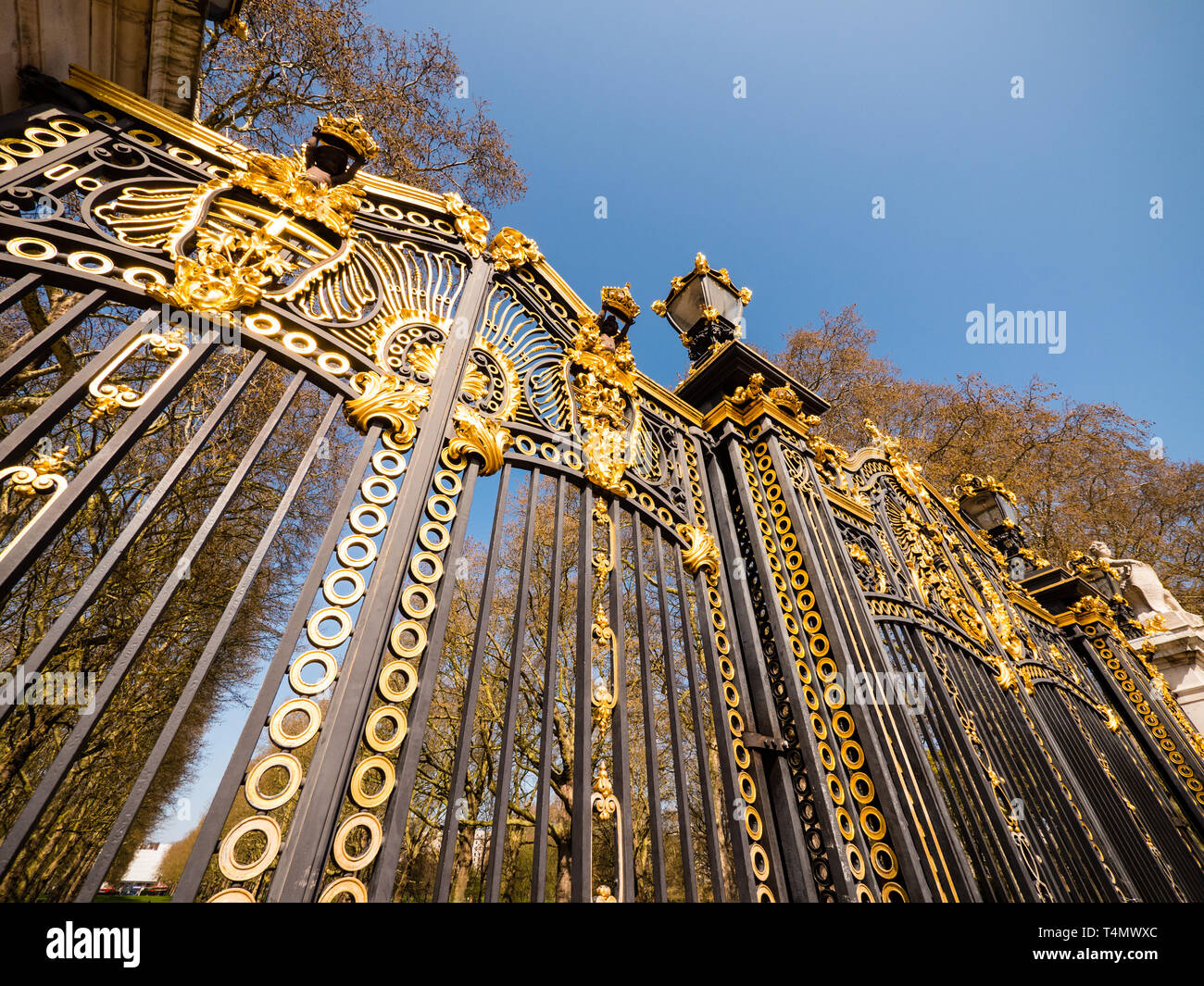 Canada Gate, Green Park, London, England, UK, GB Stock Photo - Alamy