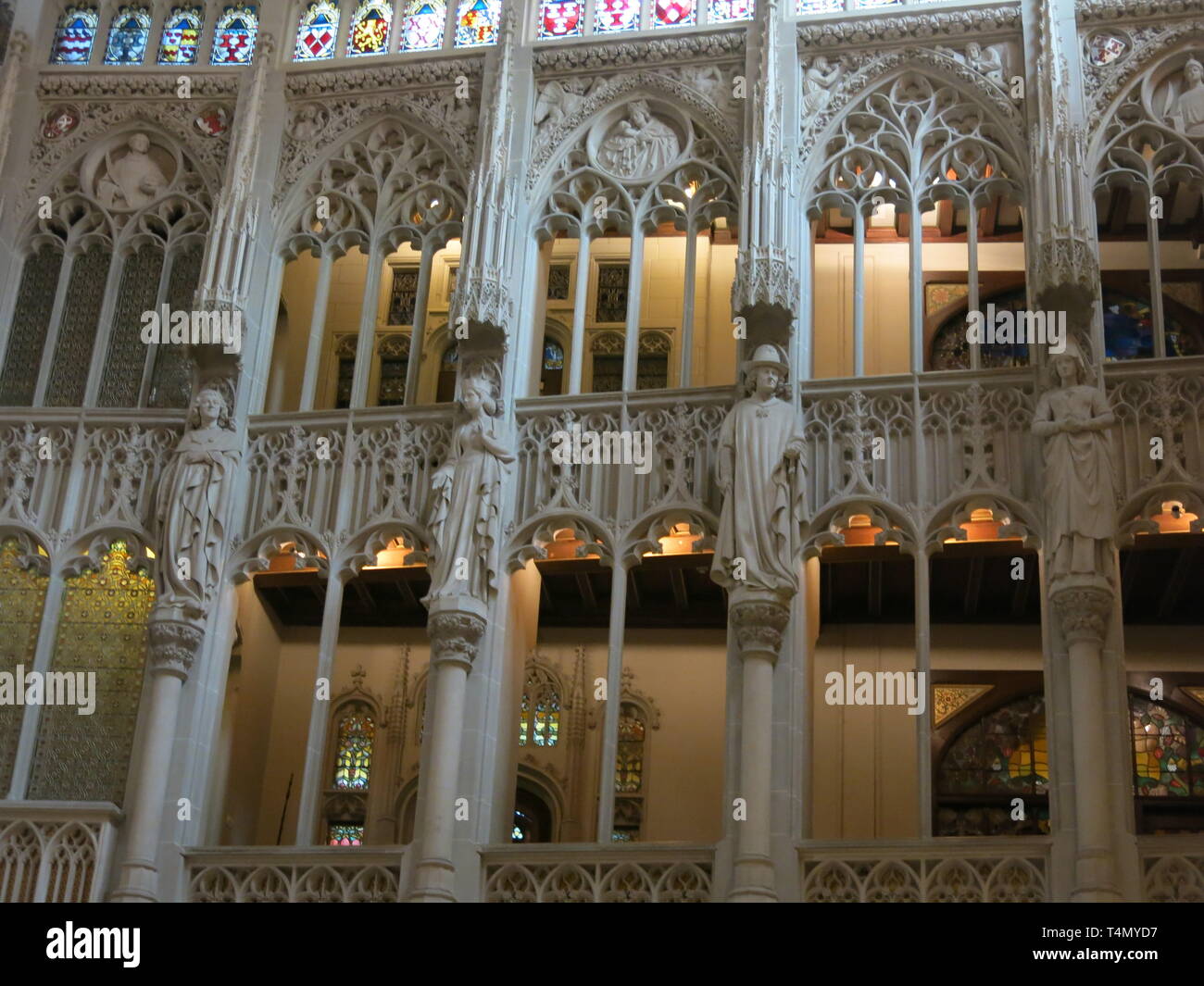 Inside the ornate Great Hall at the Neo-Gothic De Haar Castle, Utrecht ...