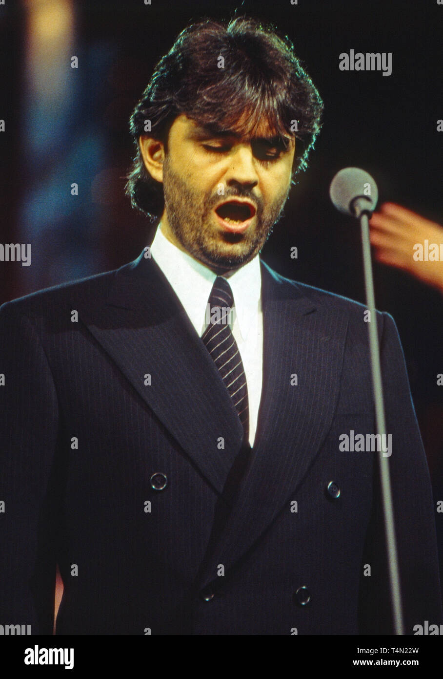 Andrea Bocelli, italienischer Sänger und Produzent, bei einem Auftritt ...