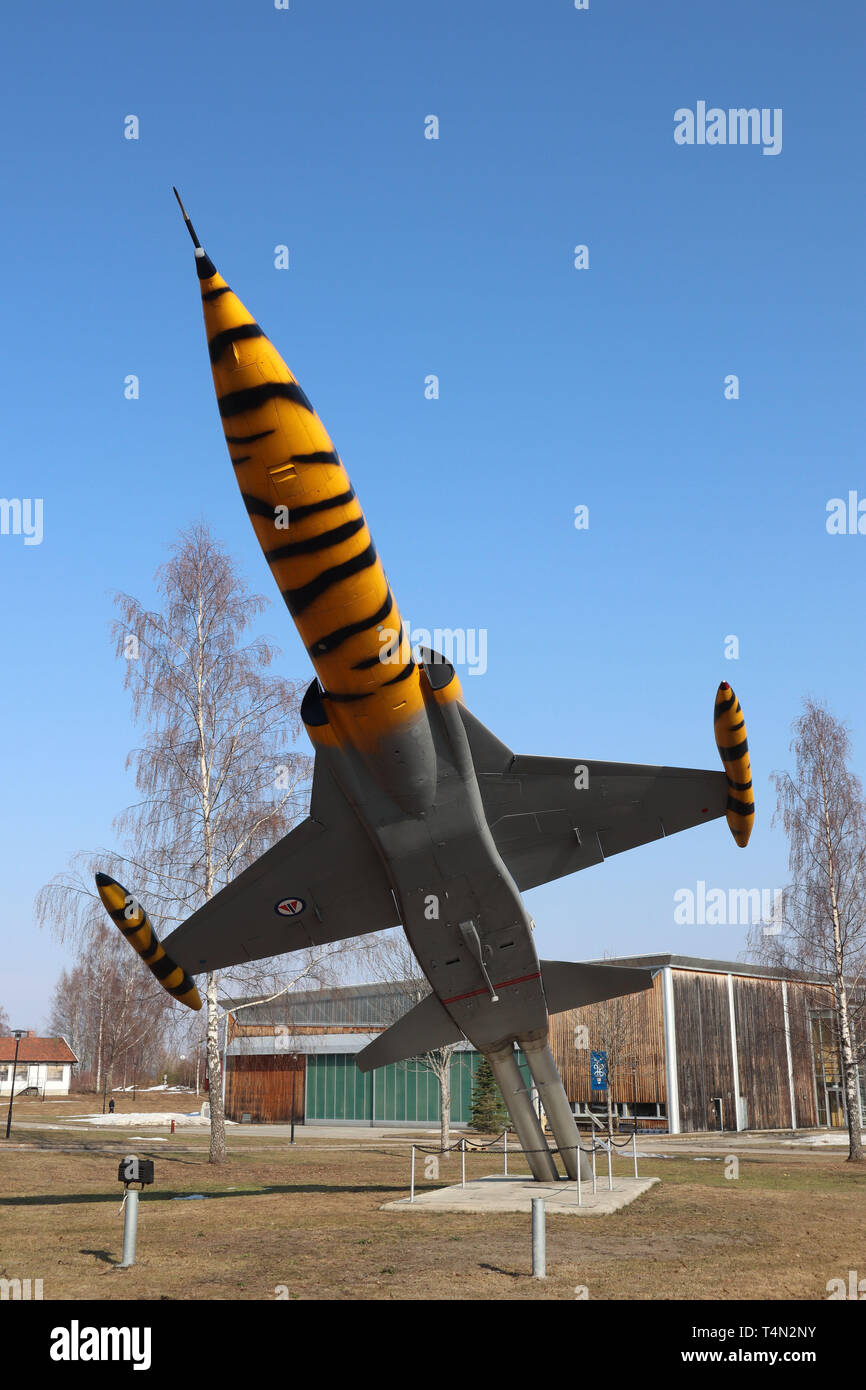 Northrop F-5B Freedom Fighter, RNoAF Tiger Squadron, Norwegian Armed ...