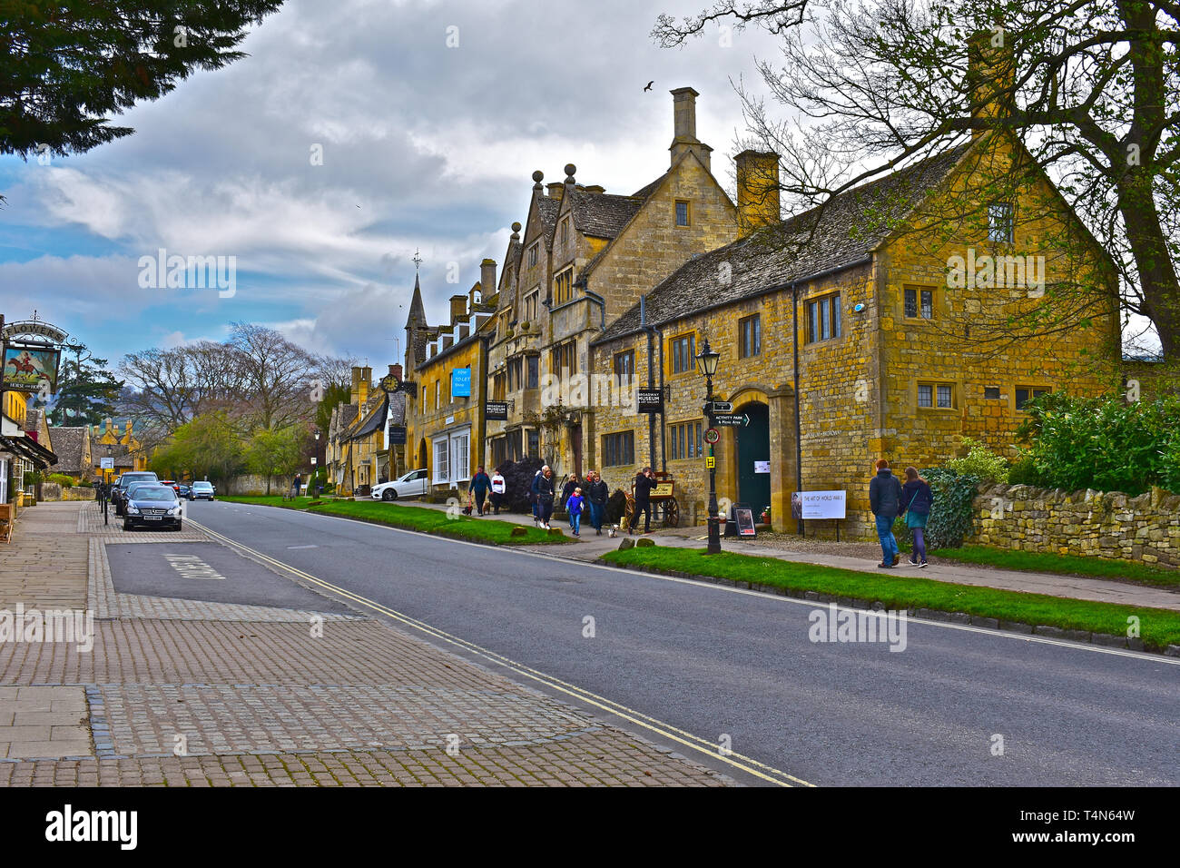 A street view of the main road through the Cotswold village of Broadway ...