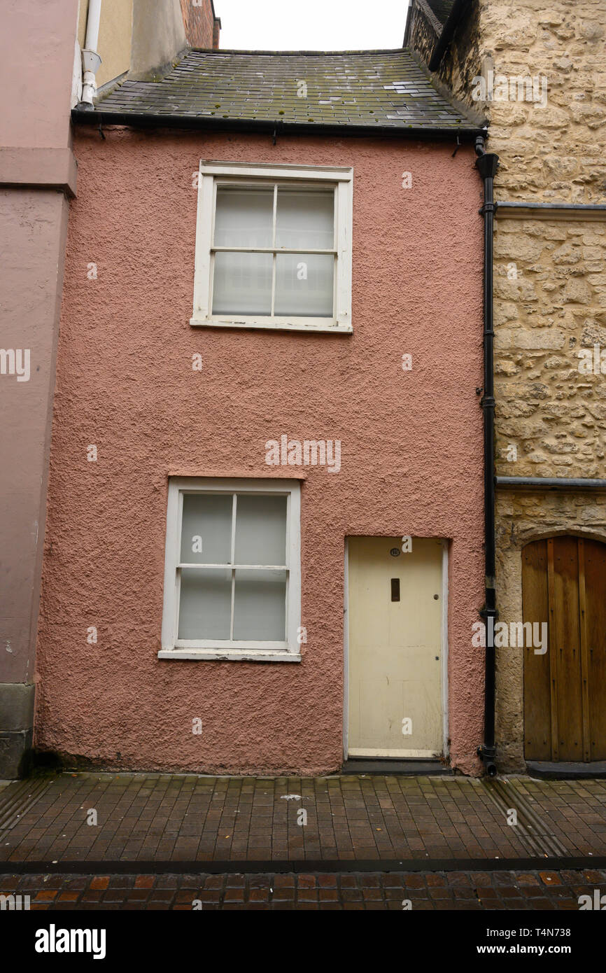 The leaning house hi-res stock photography and images - Alamy