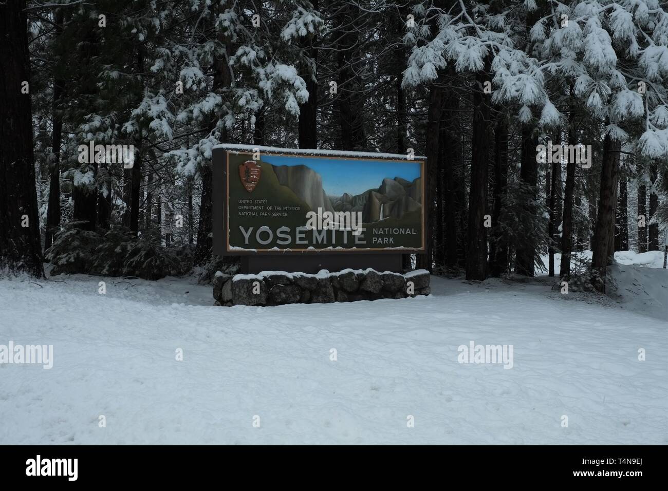 Yosemite National Park Sign Stock Photo - Alamy