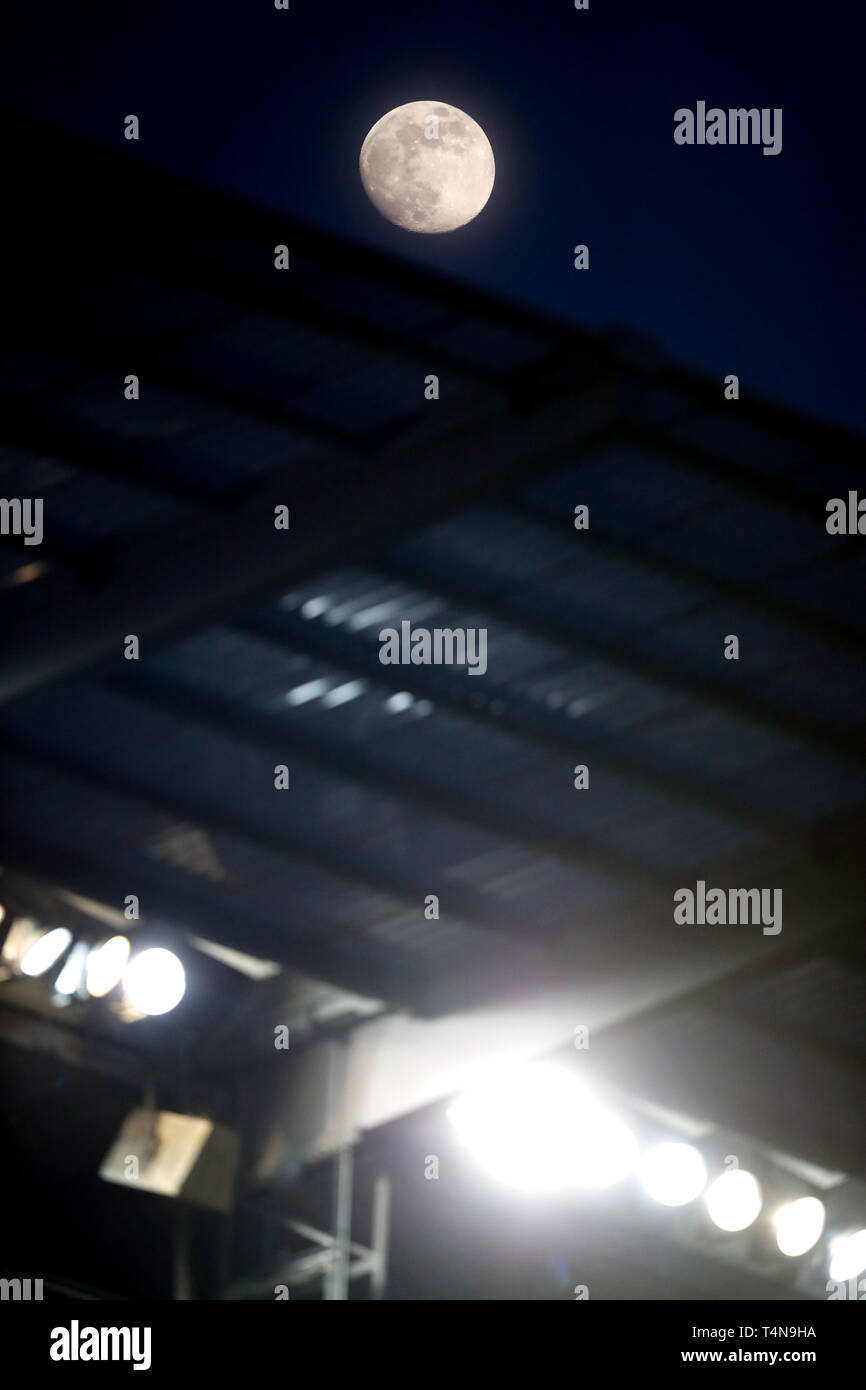 Full moon above stadium hi-res stock photography and images - Alamy