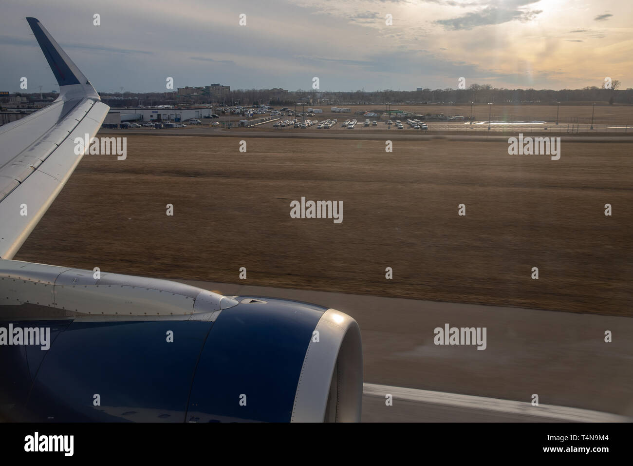 Minneapolis, MN / USA - April 3, 2019: Landing at MSP airport Stock ...