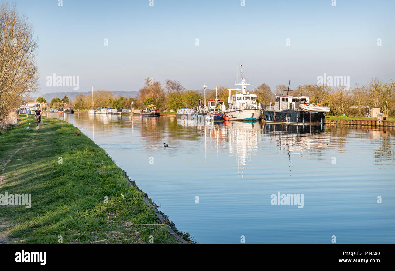 Slimbridge gloucestershire sharpness canal hi-res stock photography and ...