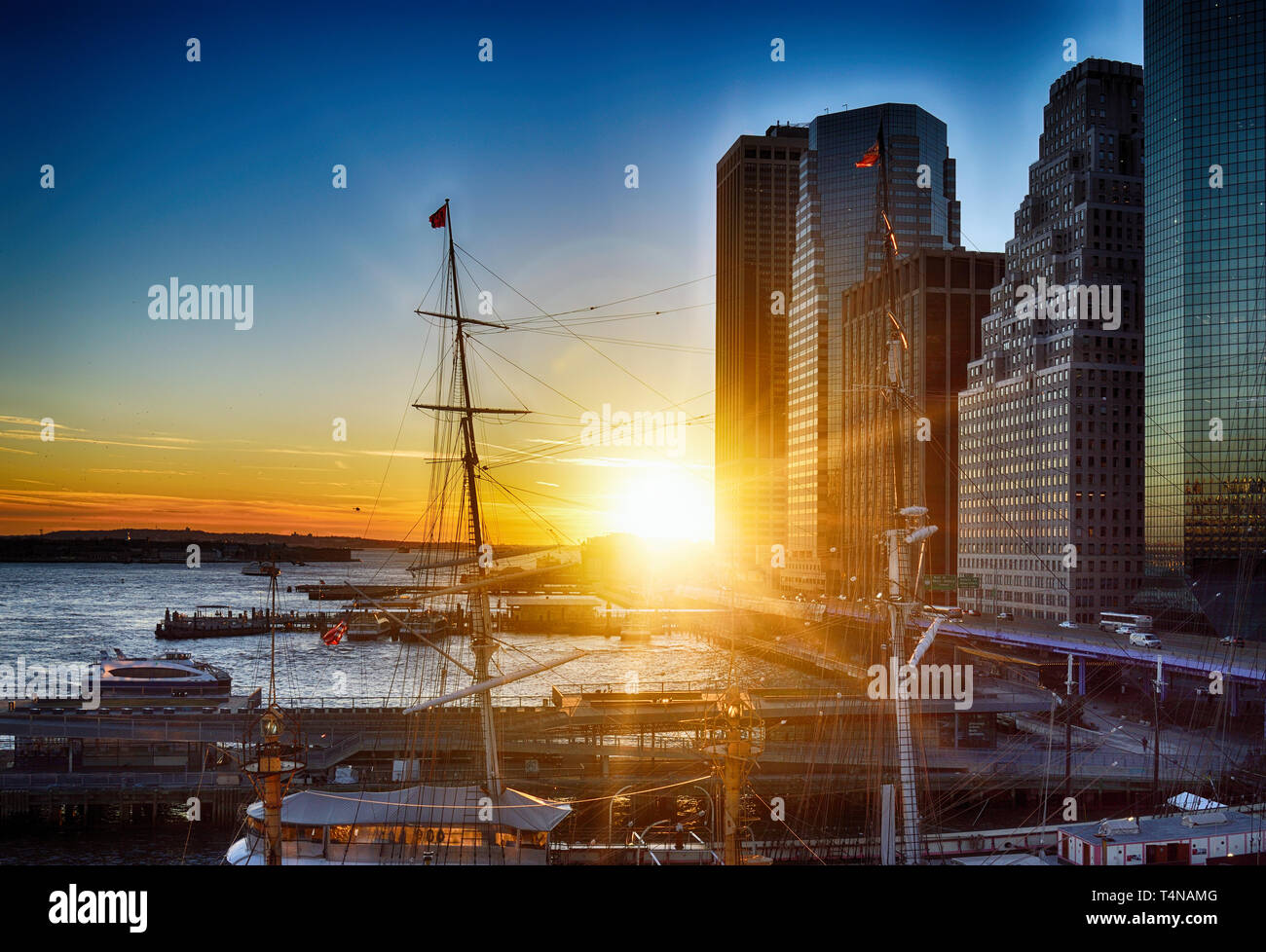 Beautiful sunset in Lower Manhattan, New York City Stock Photo - Alamy