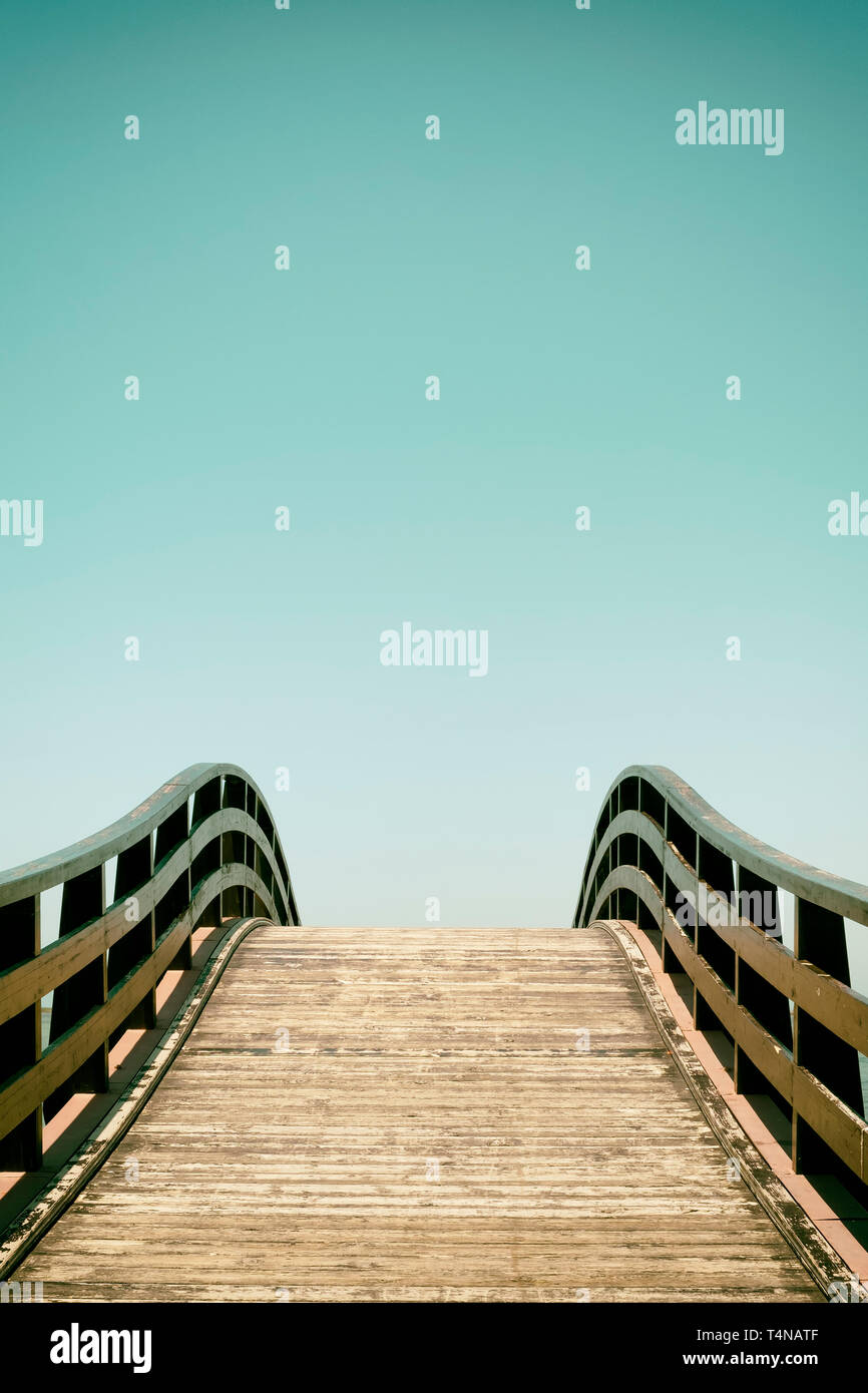 Pedestrian bridge overpass overcrossing hi-res stock photography and ...