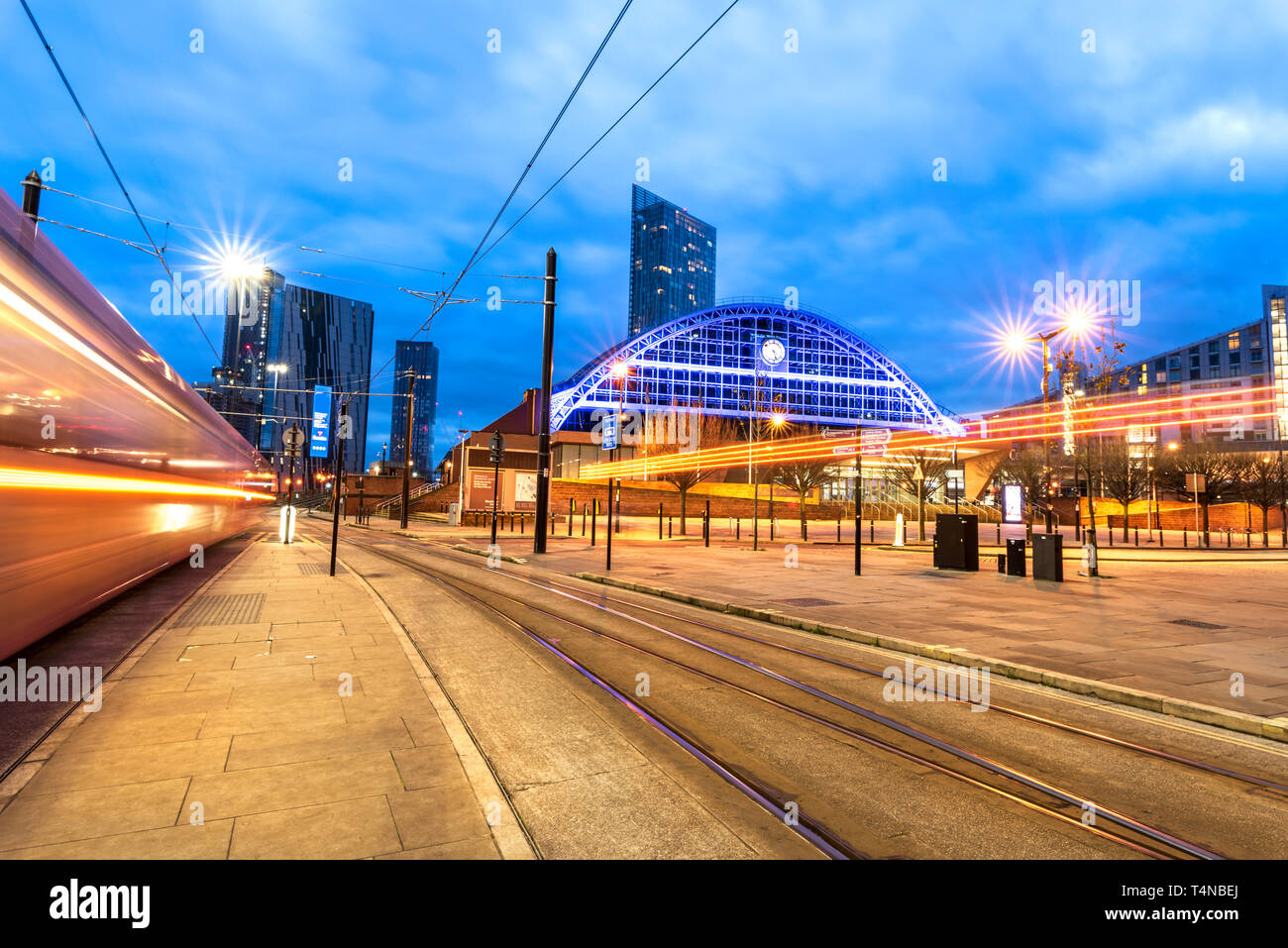 Manchester railway station hi-res stock photography and images - Alamy