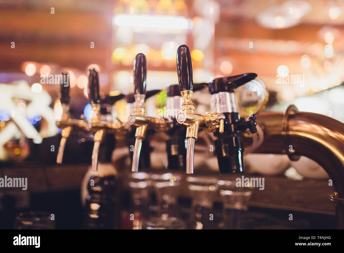 Draught bar bars hi-res stock photography and images - Alamy