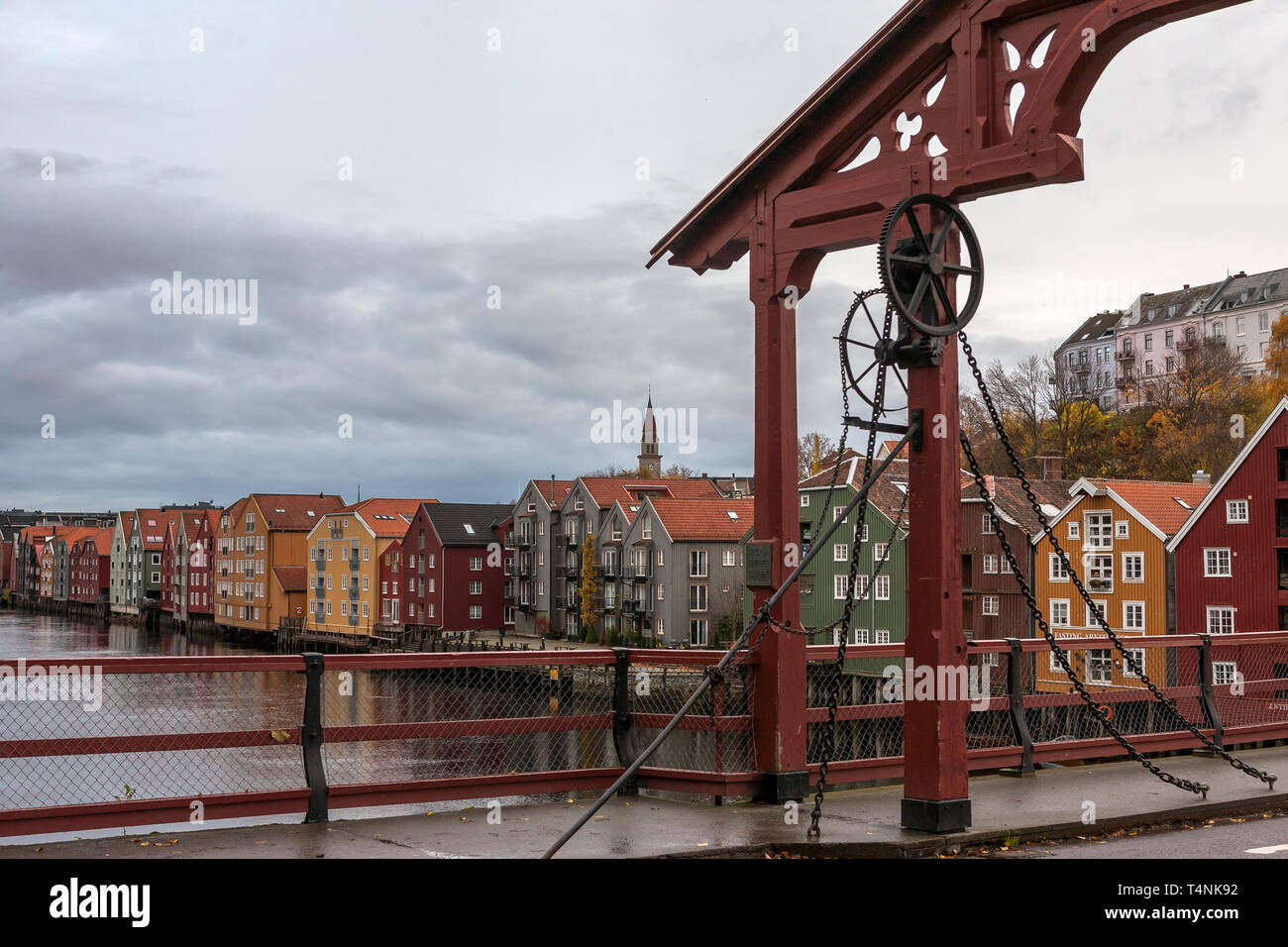 Old Town Bridge (Gamle Bybro) over the Nidelva River, and Bakklandet ...