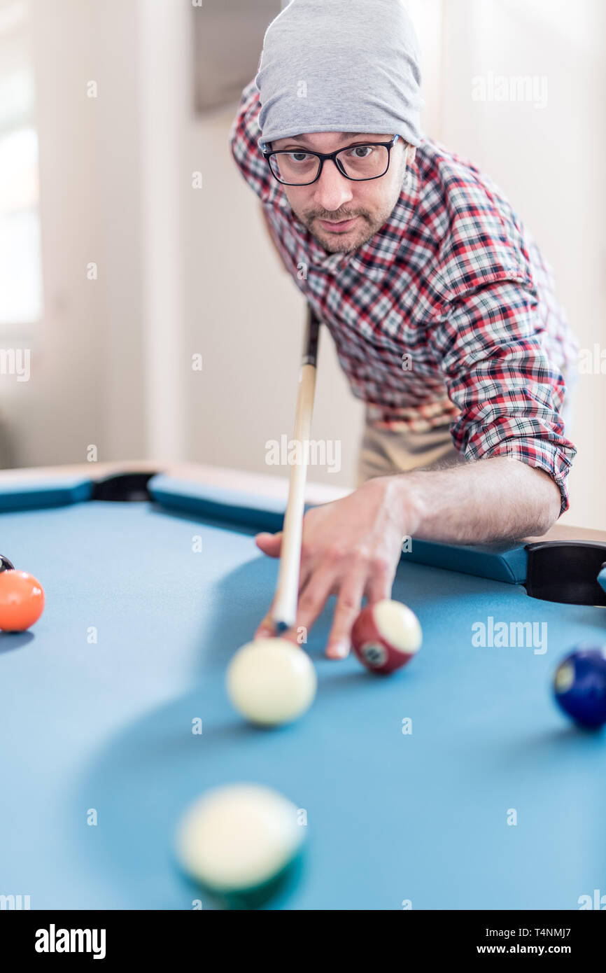Professional billiards player hi-res stock photography and images - Alamy