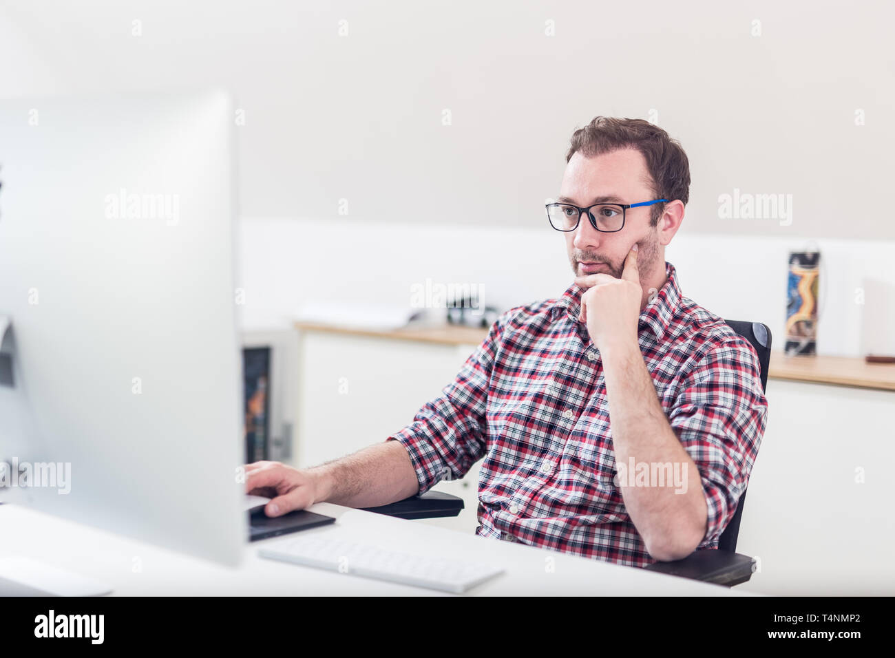 Man designing interior computer hi-res stock photography and images - Alamy