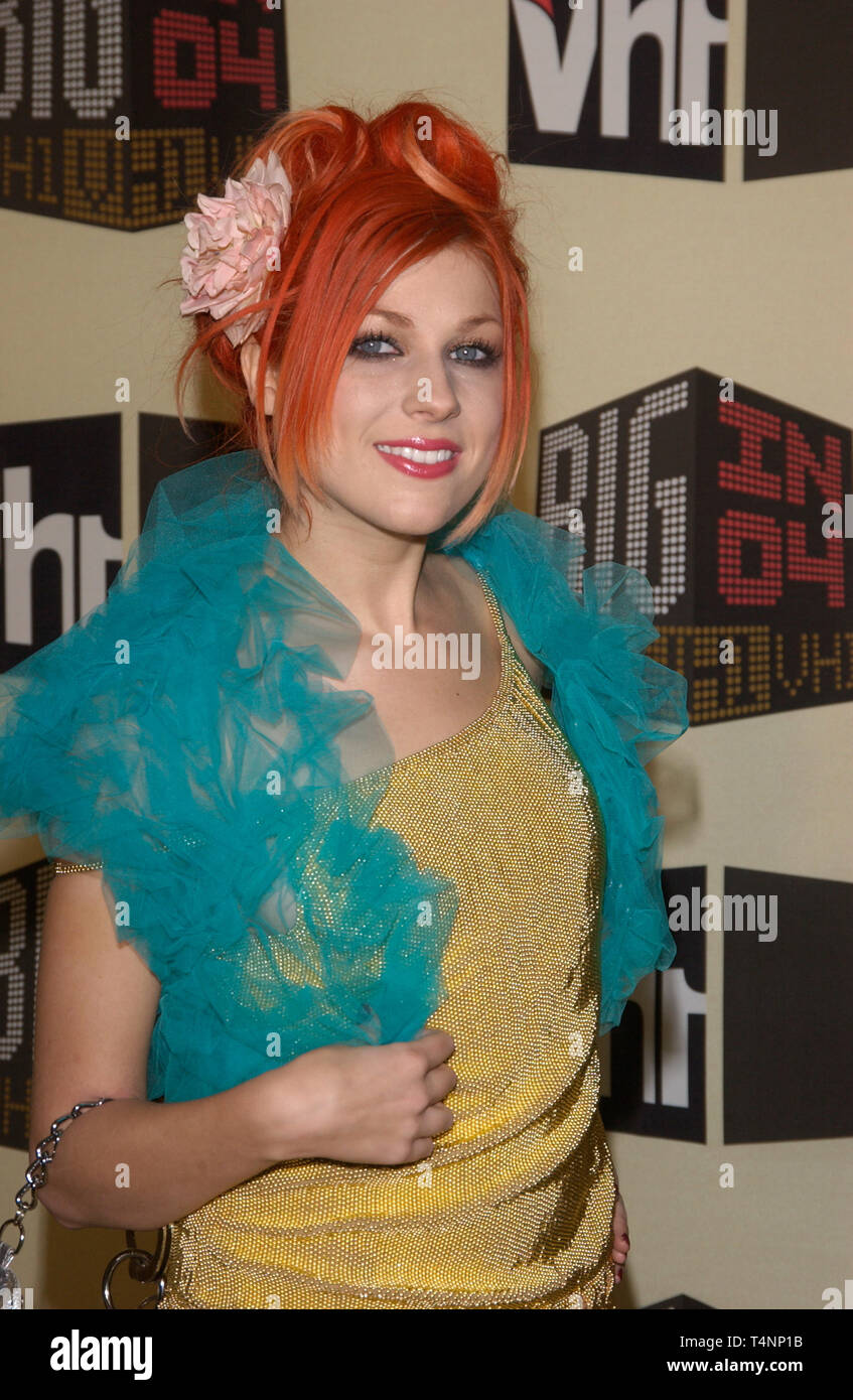 LOS ANGELES, CA. December 01, 2004: : Singer BONNIE McKEE at the VH1 ...
