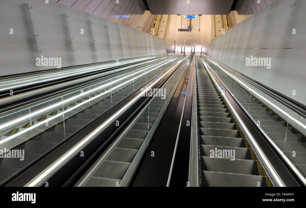 Multiple escalators hi-res stock photography and images - Alamy