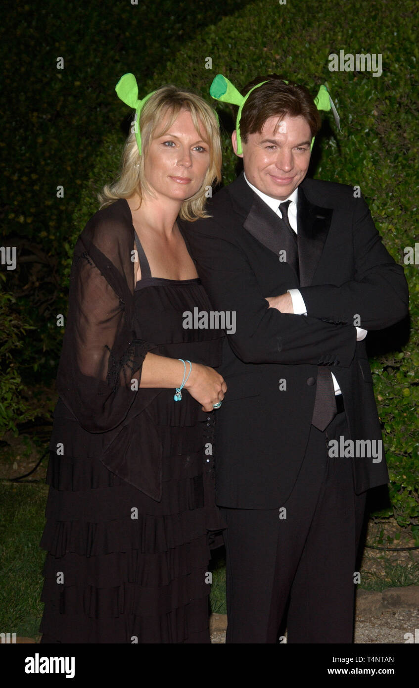 CANNES, FRANCE. May 15, 2004: MIKE MYERS & JENNIFER SAUNDERS at the ...