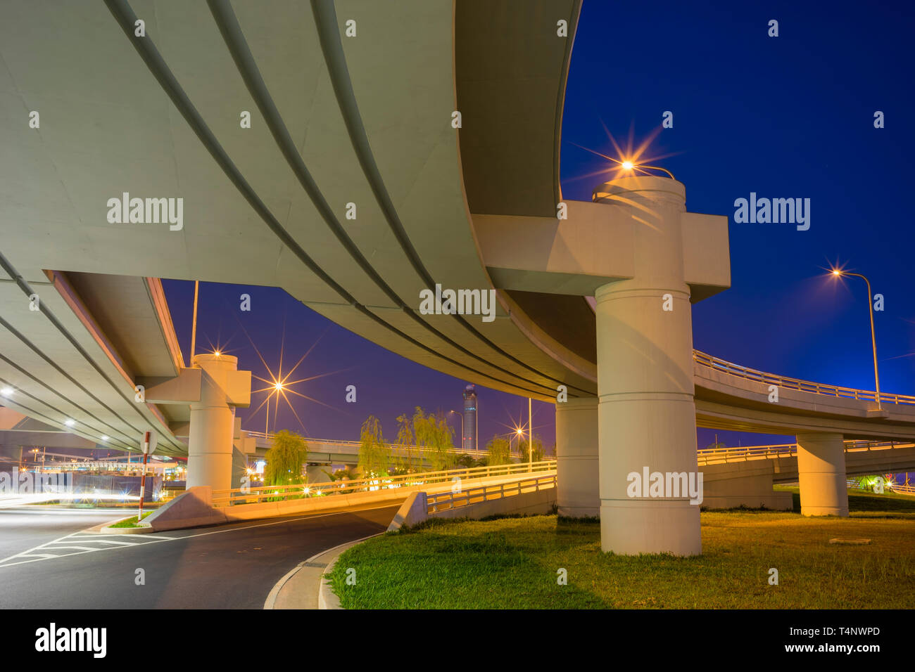 Under crossover bridge hi-res stock photography and images - Alamy