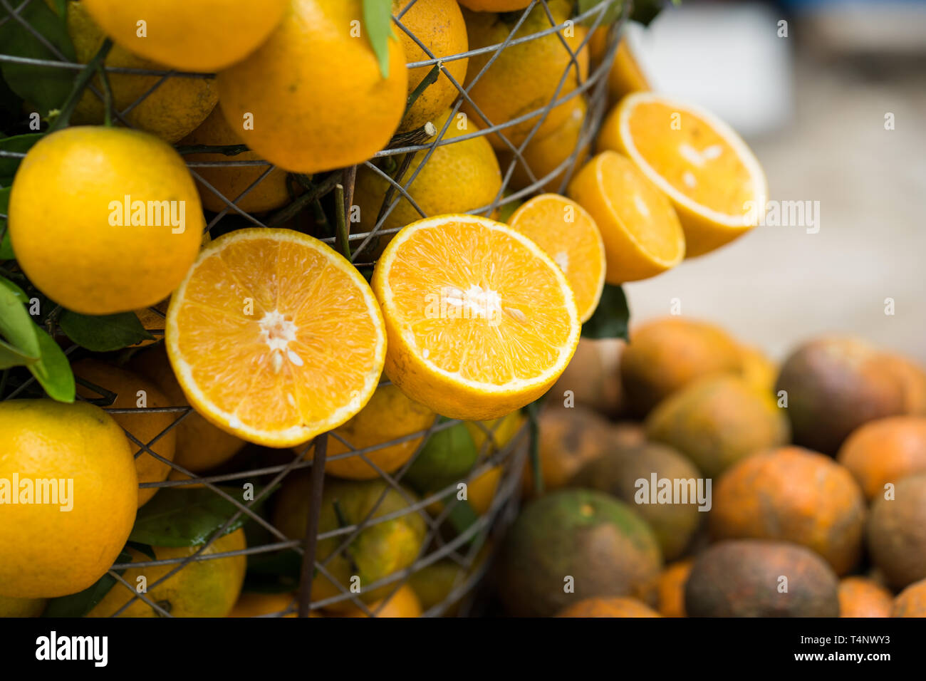 Vietnamese green and yellow oranges hi-res stock photography and images ...