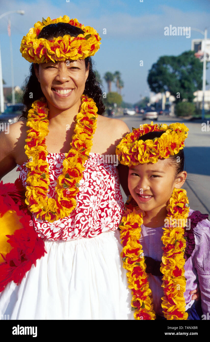 Christmas parade participants hi-res stock photography and images - Alamy