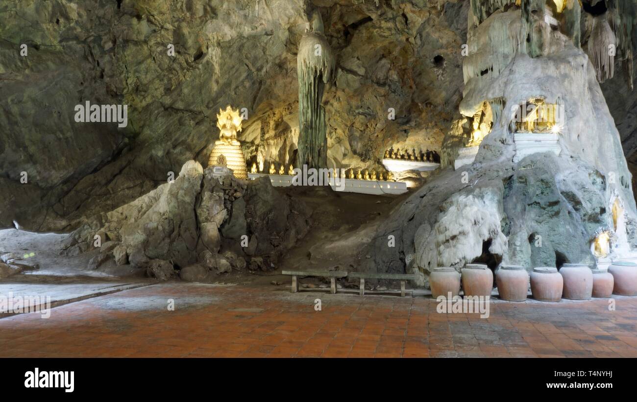 buddha cave khao lunag in phetchaburi thailand Stock Photo - Alamy